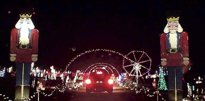 Mike and Gwen Gaddy prepare for 2019 Gaddy Christmas Light Extravaganza ...