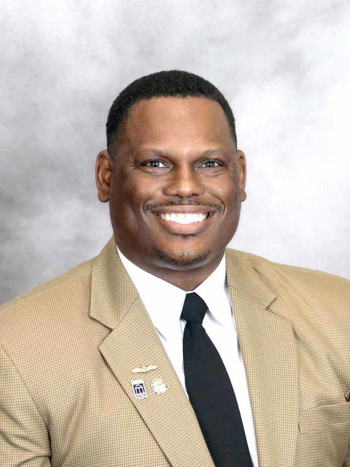 Retired naval officer Bobby Jones announces run for Fayette County ...